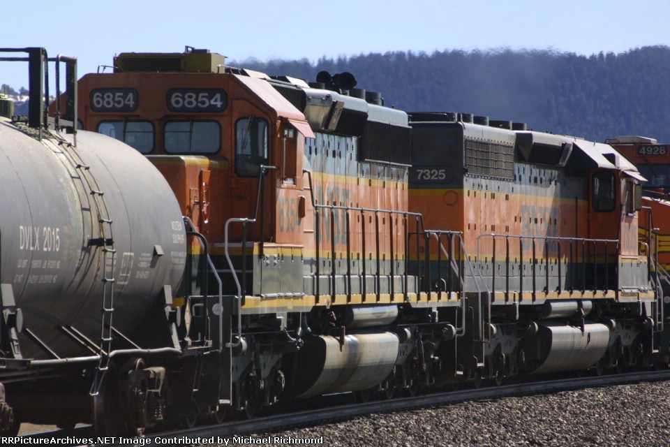 BNSF 6854